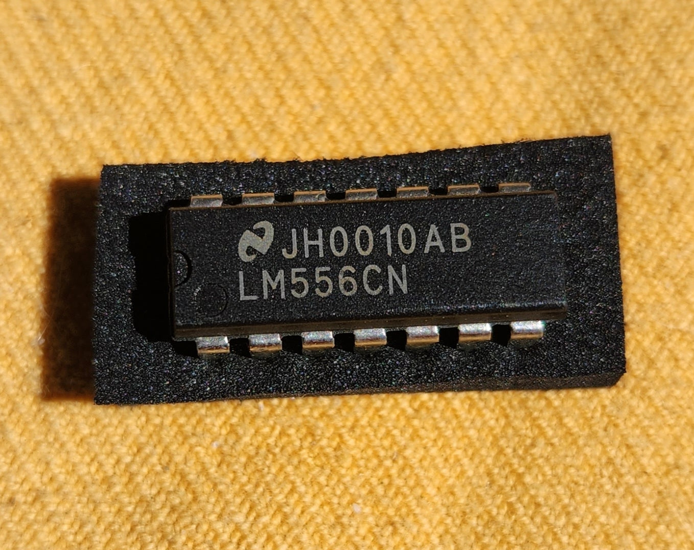 LM556CN, Dual Timing/Oscillation Circuit IC – Alltronics LLC